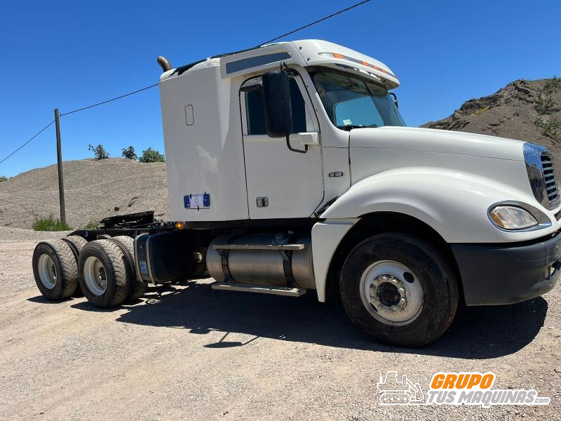 Compra de Freightliner CL120 - Tracto Camiones